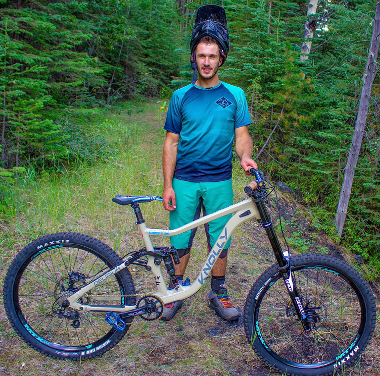 Bike Check | Delirium V4 DH – Knolly Bikes